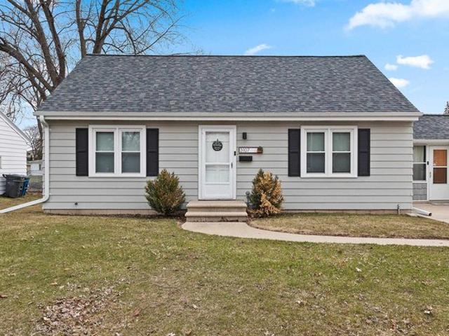 3107 S Webster Ave, Green Bay, WI 54301