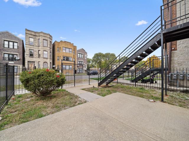 3107 W Polk St, Chicago, IL