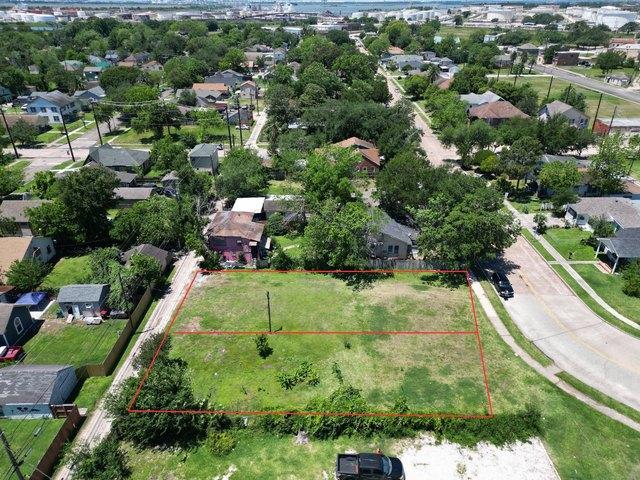 3107 Wisconsin St, Baytown, TX 77520