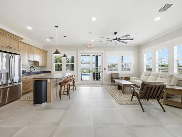 3108 N Lockwood Ridge Rd, Sarasota, FL 34234