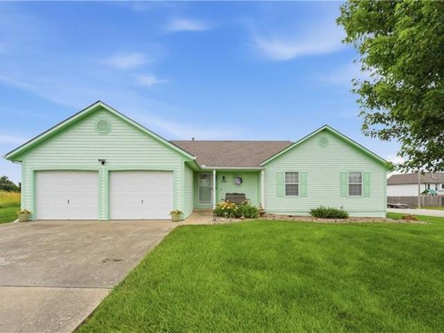 3108 Whistle Rd, Harrisonville, MO 64701