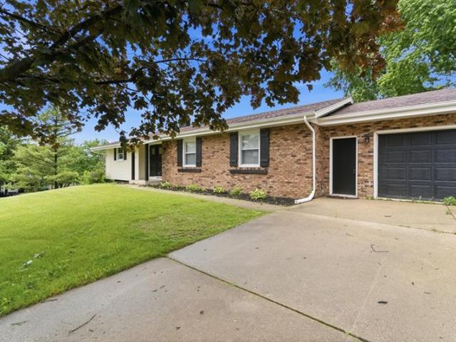 3109 Canterbury Ln, Janesville, WI 53546
