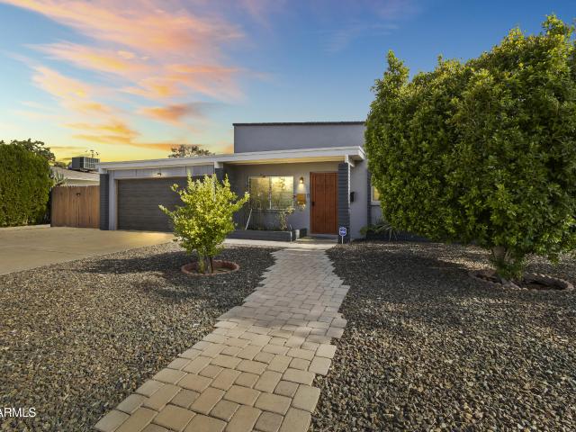 3109 e larkspur drive