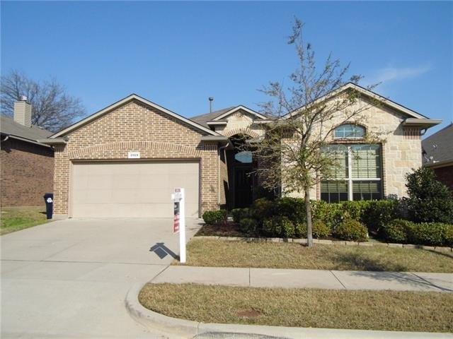 3109 Pecan Tree Dr, Denton, TX 76210