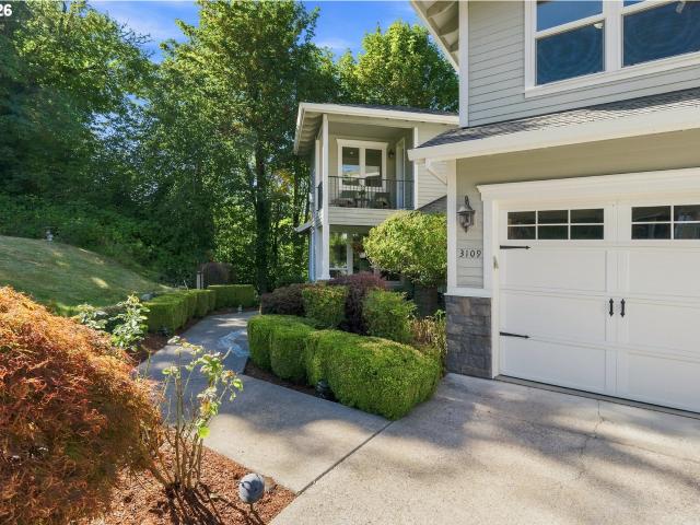3109 sw collins ct