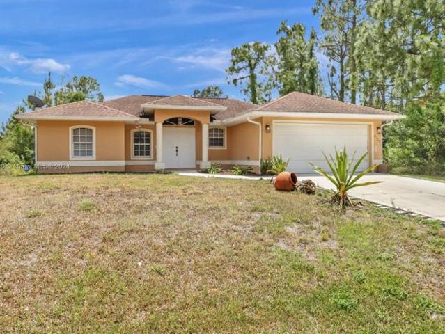 3109 32nd St W, Lehigh Acres, FL 33971
