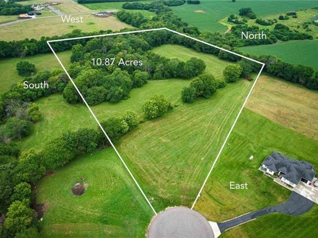 31000 E Pollard Pl, Lone Jack, MO 64086