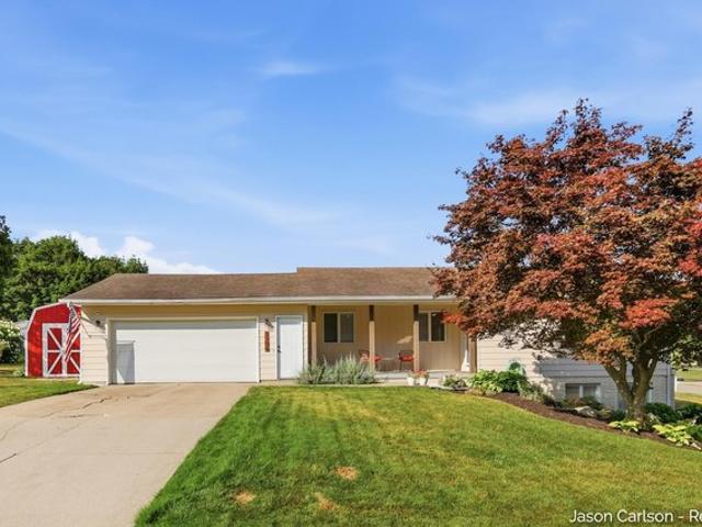 3100 Beechcrest Dr, Hudsonville, MI 49426