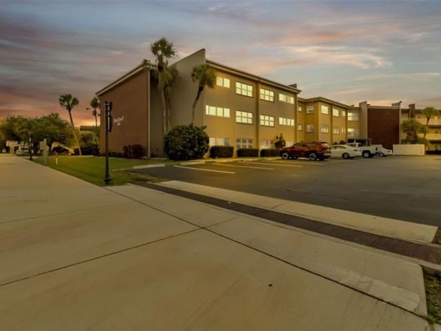 3100 Harbor Blvd Apt 203, Port Charlotte, FL 33952