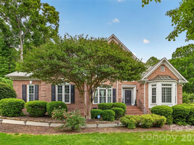 3100 Lakewood Edge Dr, Charlotte, NC 28269 | MLS #4375 | Compass