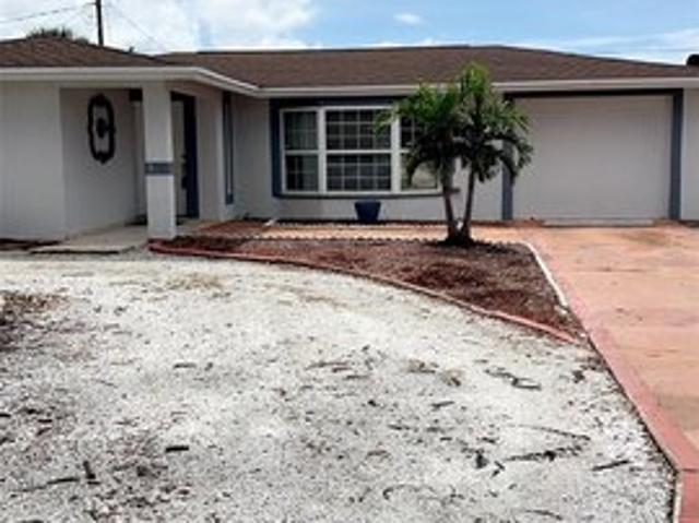 3100 Lake Ridge Dr, Sarasota, FL 34237