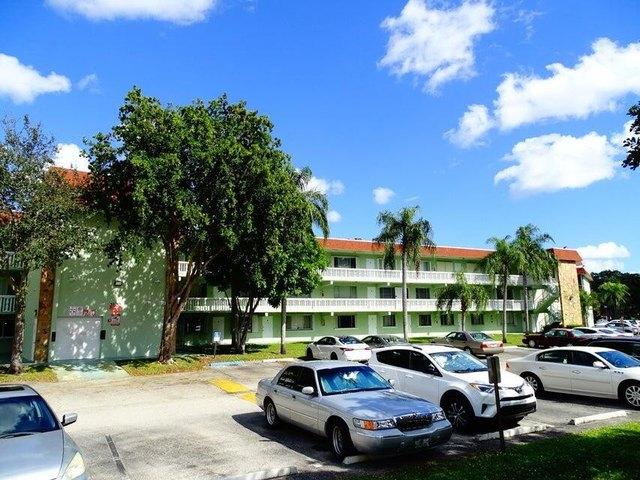 3100 Springdale Blvd Apt 310, Palm Springs, FL 33461