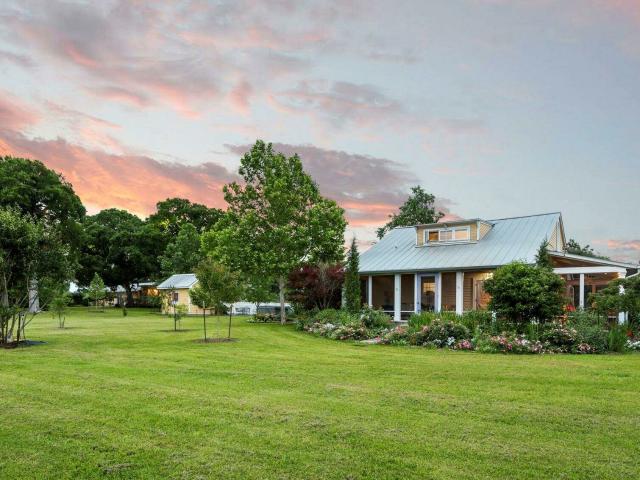 3100 Trails End Lane, Brenham, US, TX