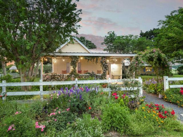3100 Trails End Lane, Brenham, US, TX