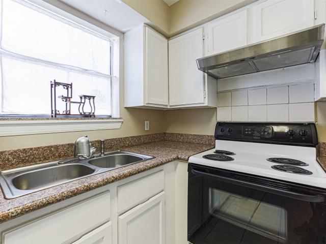 3100 Walnut Bend Lane 422