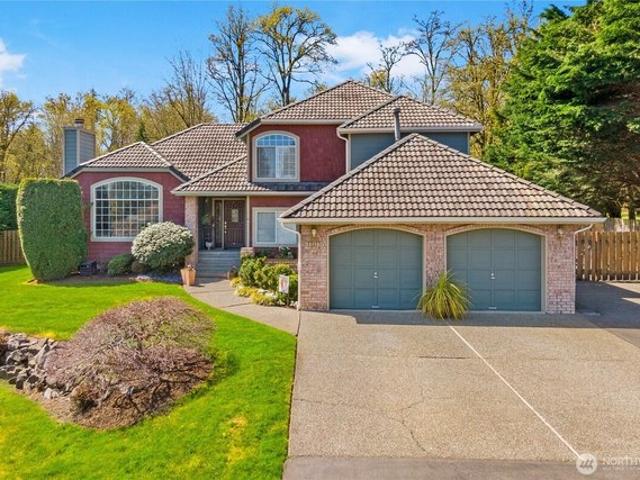 31015 W Lake Morton Dr SE, Kent, WA 98042