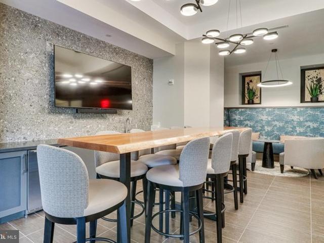 3101 N Hampton Dr Apt 403, Alexandria, VA 22302