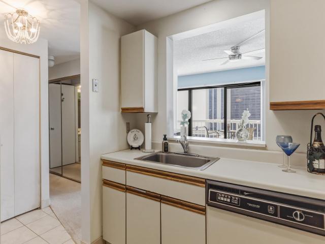 3101 Boardwalk Unit 1007 2