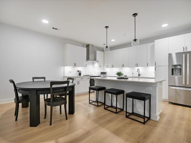 3101 Govalle Ave # 207