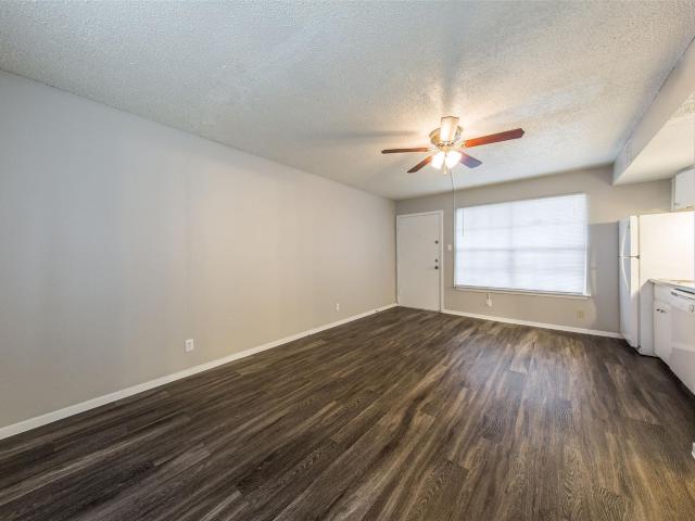 3101 Tom Green St # 104