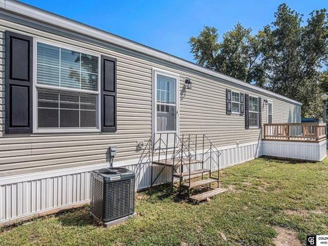 3101 Washington St Trlr 18, Bellevue, NE 68005