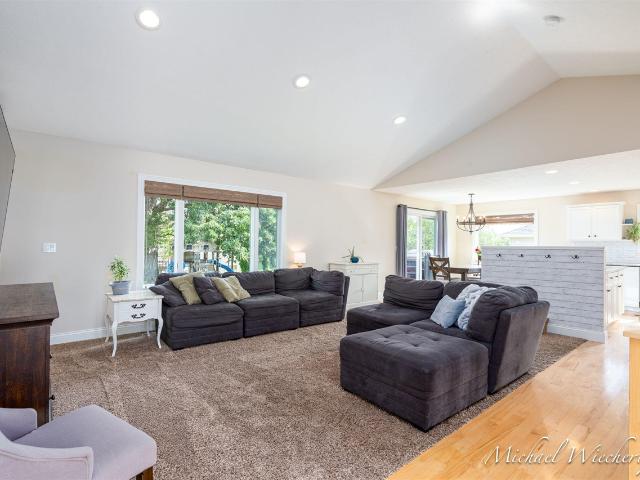3101 Woodlily Street