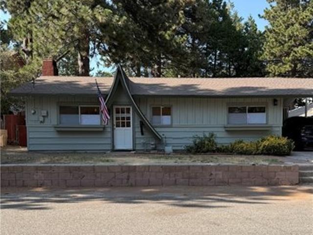 31024 Wild Oak Dr, Running Springs, CA 92382