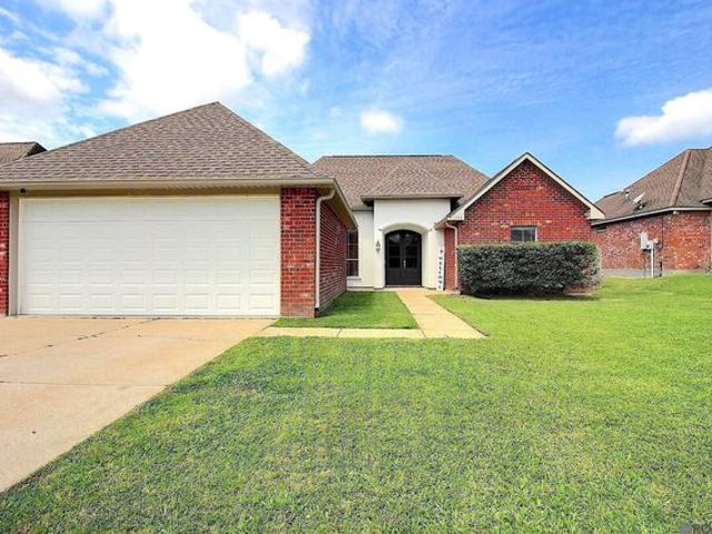 31025 Lake Spring Dr, Walker, LA 70785