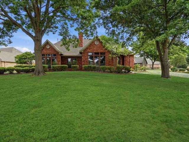 3102 NE Heritage Dr, Lawton, OK 73507