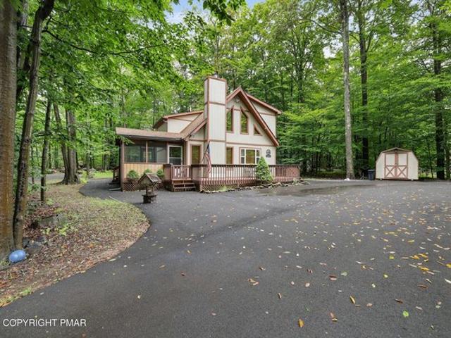 3102 Neshaming Dr, Pocono Lake, PA 18347