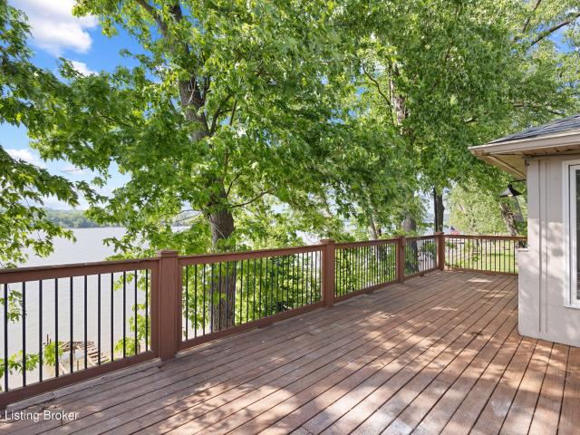 3102 Belknap Beach Rd