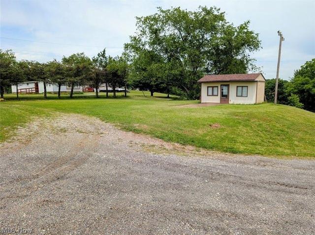 3102 Canton Rd NW, Carrollton, OH 44615