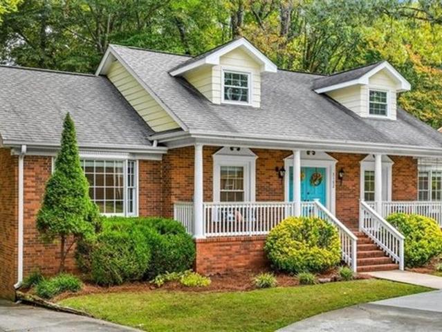 3102 Covewood St, High Point, NC 27265