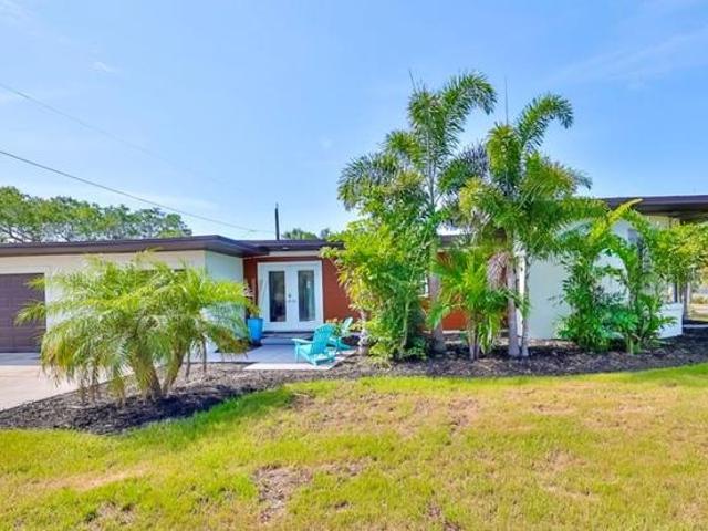 3102 Dupont St S, Gulfport, FL 33707