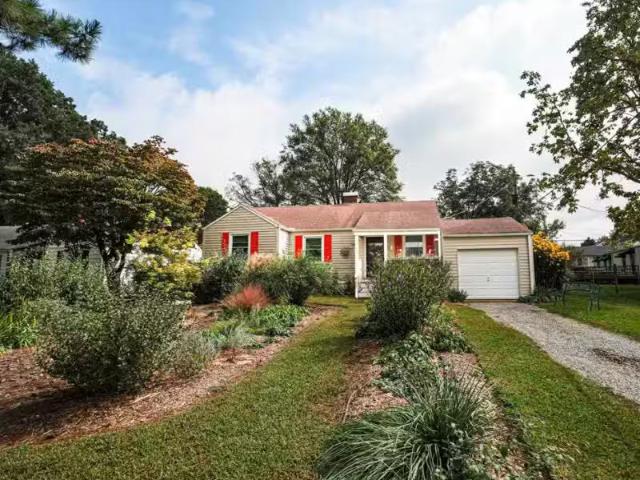 3102 E COLBERT ST, SHEFFIELD, AL 35660