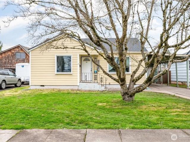 3102 Hemlock St, Longview, WA 98632