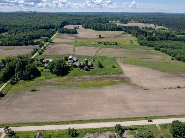 3102 S 9 Rd, Harrietta, MI 49638