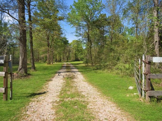 3102 Wilderness Way, Montgomery, TX 77316 | MLS #75290 | Compass
