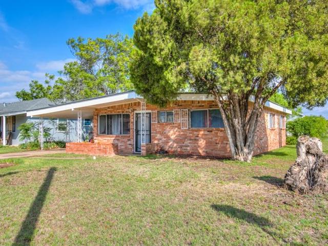 3102 Woodlawn Dr, San Angelo, TX 76901