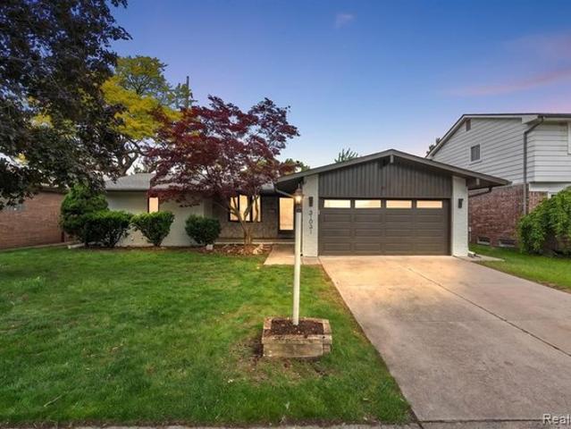 31031 Champine St, Saint Clair Shores, MI 48082