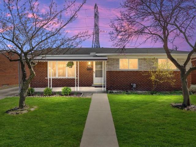 31036 Palomino Ave, Warren, MI 48093