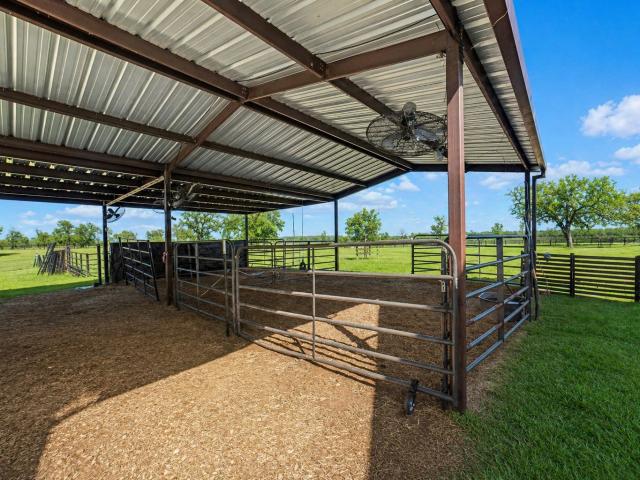 3103 Brundrett Rd, Wallis, TX 77485 | MLS #27223