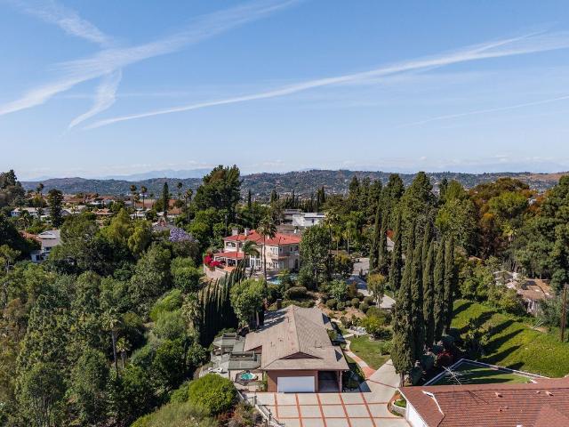 3103 Flintridge