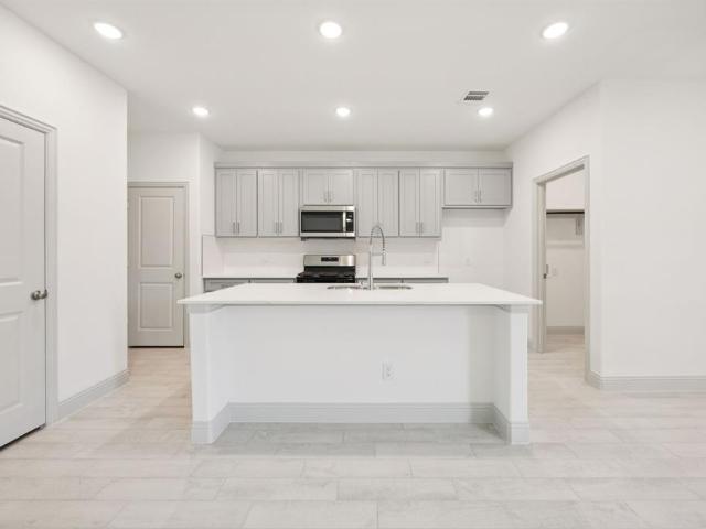 3103 Lucia Way