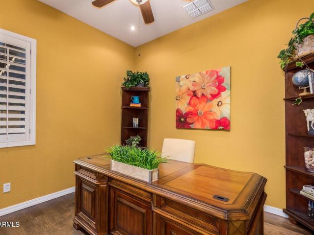 3103 W Sentinel Rock Road
