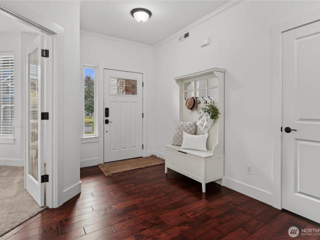 310 20th Street Pl SW