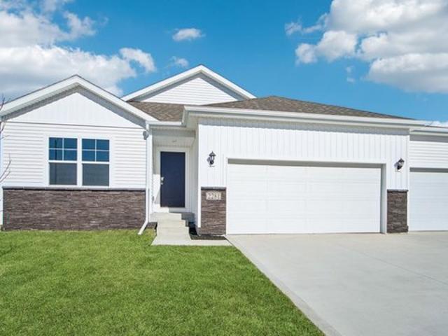 310 39th St SW, Altoona, IA 50009
