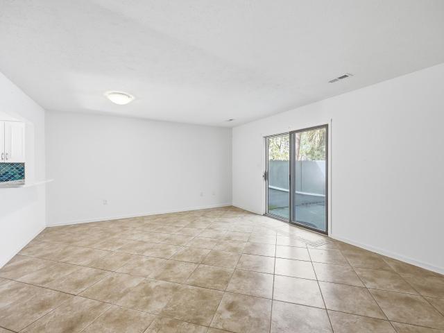 310 75th Ave N 10