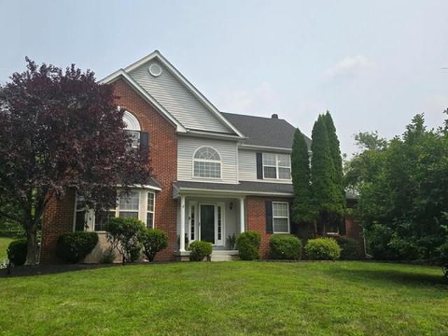 310 Country Ridge Dr, Royersford, PA 19468