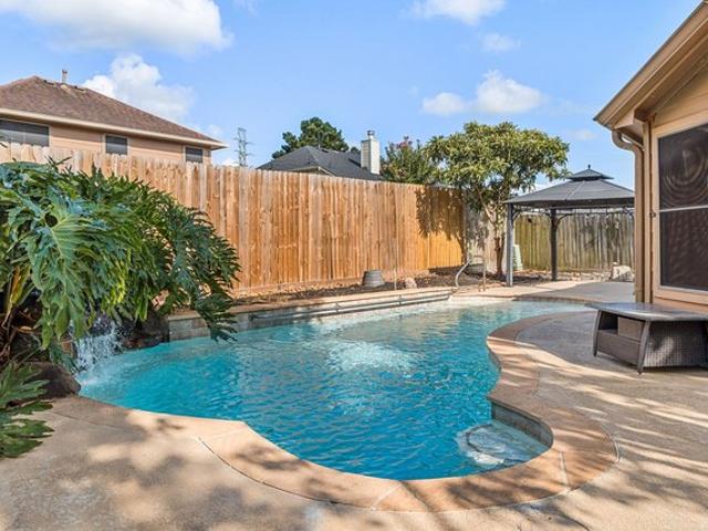 310 Cedar Lake Dr, League City, TX 77573